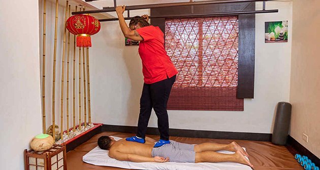 J$4,999 for a 30-Minute Japanese Ashiatsu "Back-Walking" Massage ...