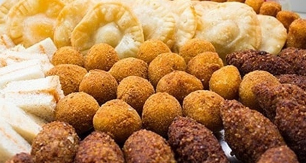 RD$900 por Picadera de 90 piezas que incluye: Pastelitos, Quipes ...